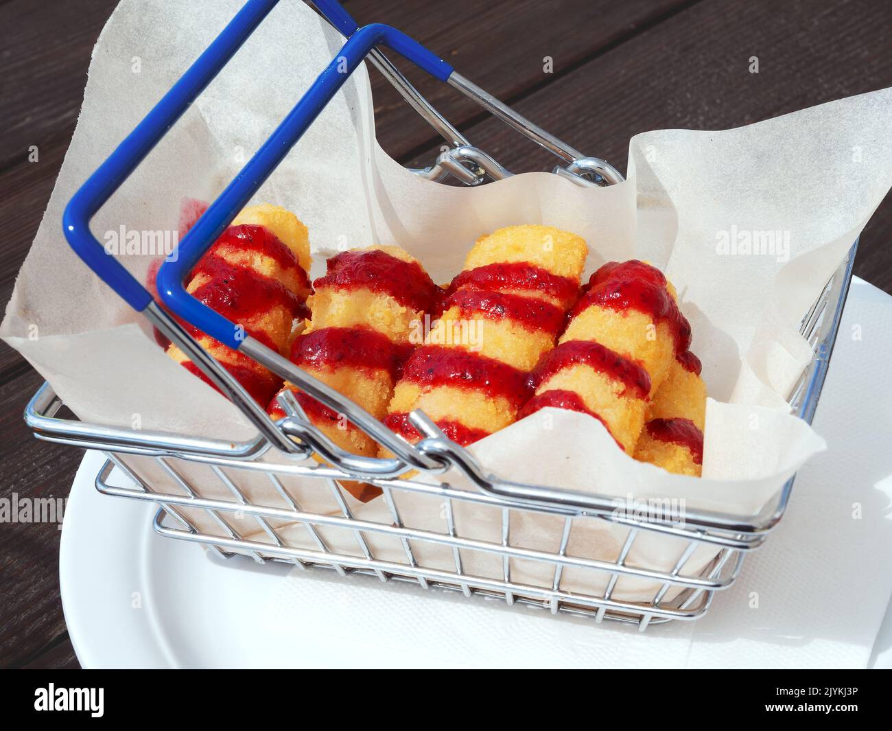 Delicious breaded fish sticks hi-res stock photography and images - Alamy