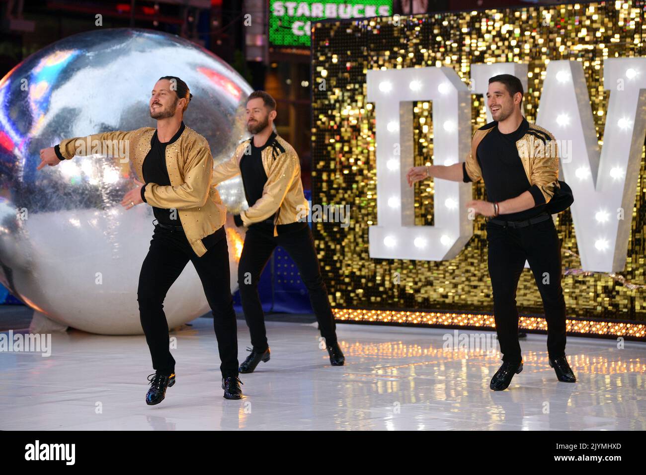 New York, NY, USA. 8th Sep, 2022. Valentin Chmerkovskiy, Alan Bersten ...