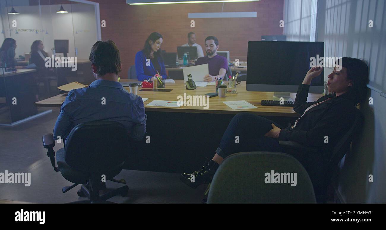 Employees working in night hi-res stock photography and images - Alamy