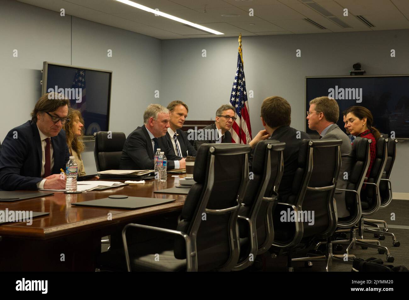 Secretary Shaun Donovan and aides meeting with German Planning Minister ...