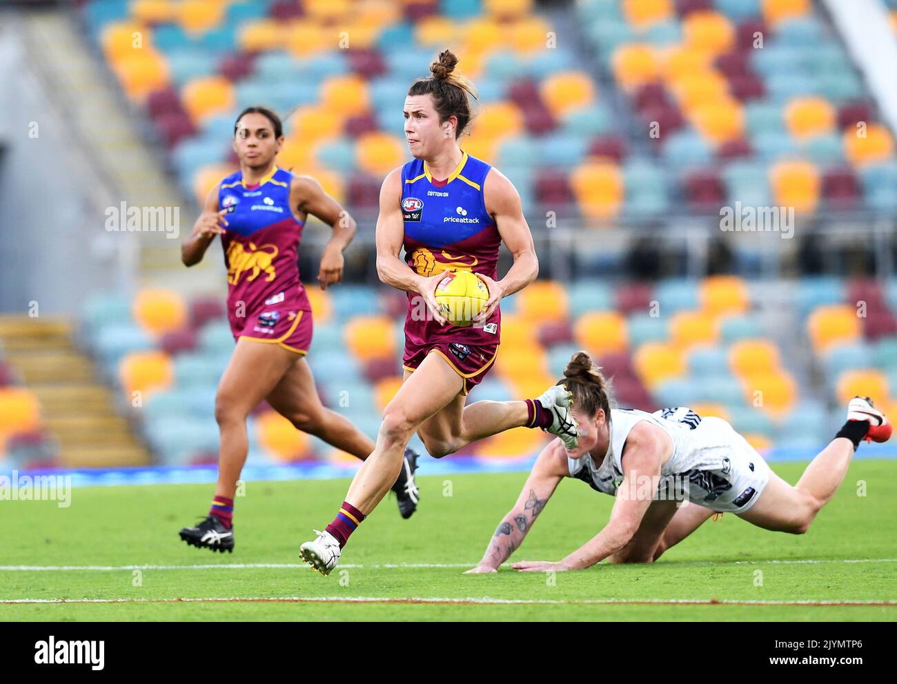 Catherine Svarc of the Lions in action during the AFLW Preliminary ...