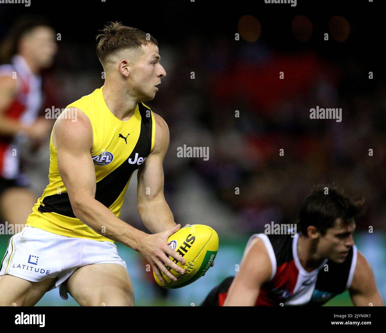 Jake Aarts of the Tigers runs forward during the Round 5 AFL match ...