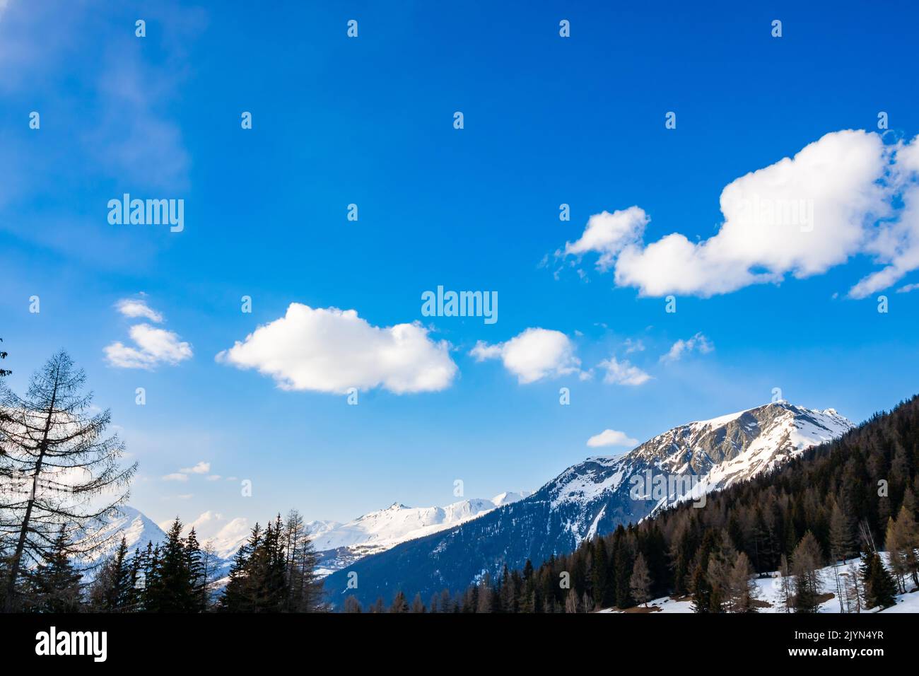 Blue skies, white snow and mountains in France's Alpine Stock Photo - Alamy