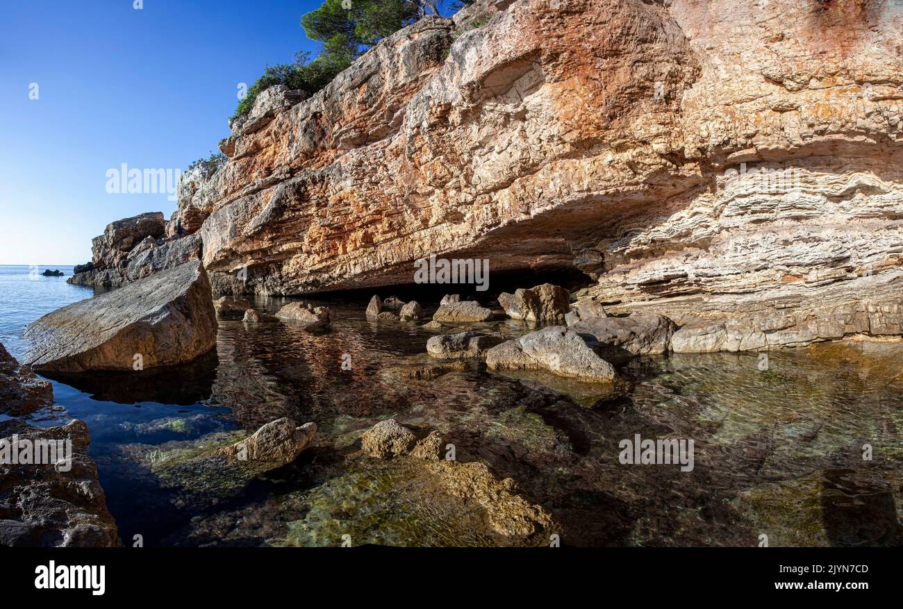 Natural stratigraphy hi-res stock photography and images - Alamy