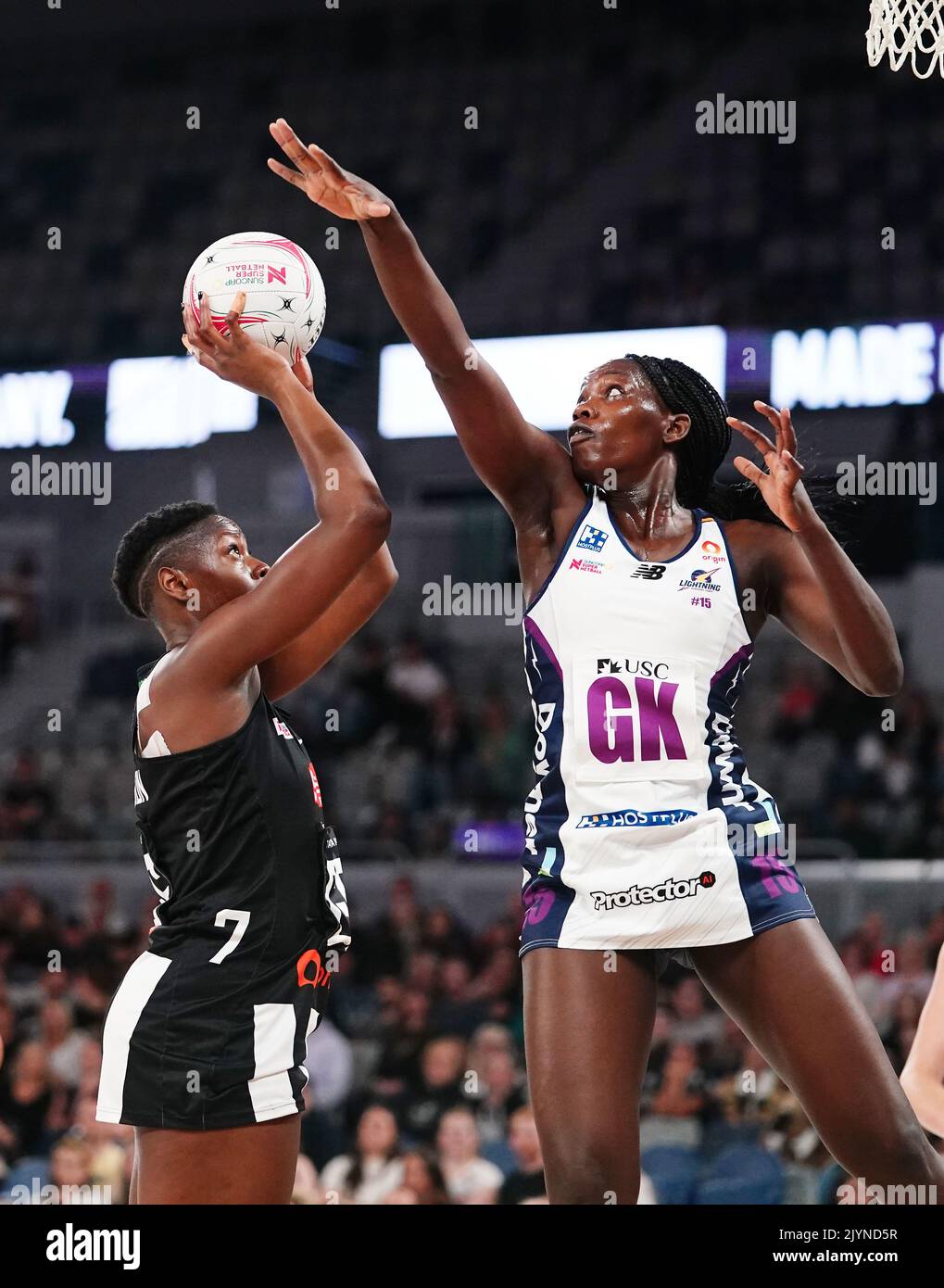 Shimona Nelson of the Magpies and Phumza Maweni of the Lightning ...