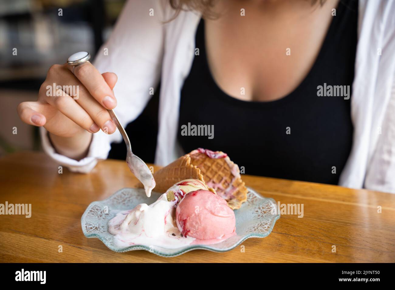 Icecream hands hi-res stock photography and images - Alamy
