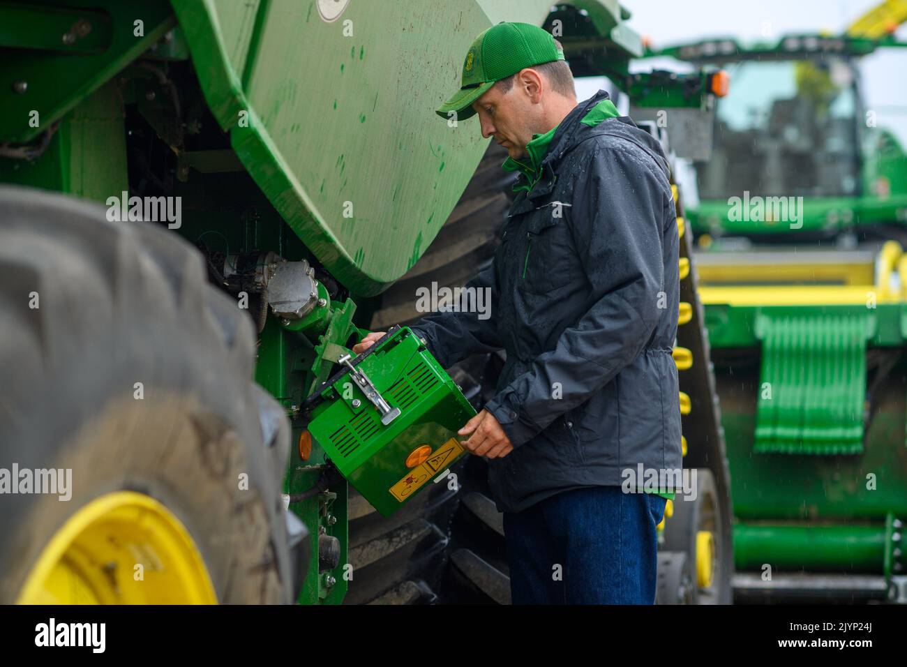 08 September 2022, Saxony-Anhalt, Oschersleben: Carsten Struve opens ...