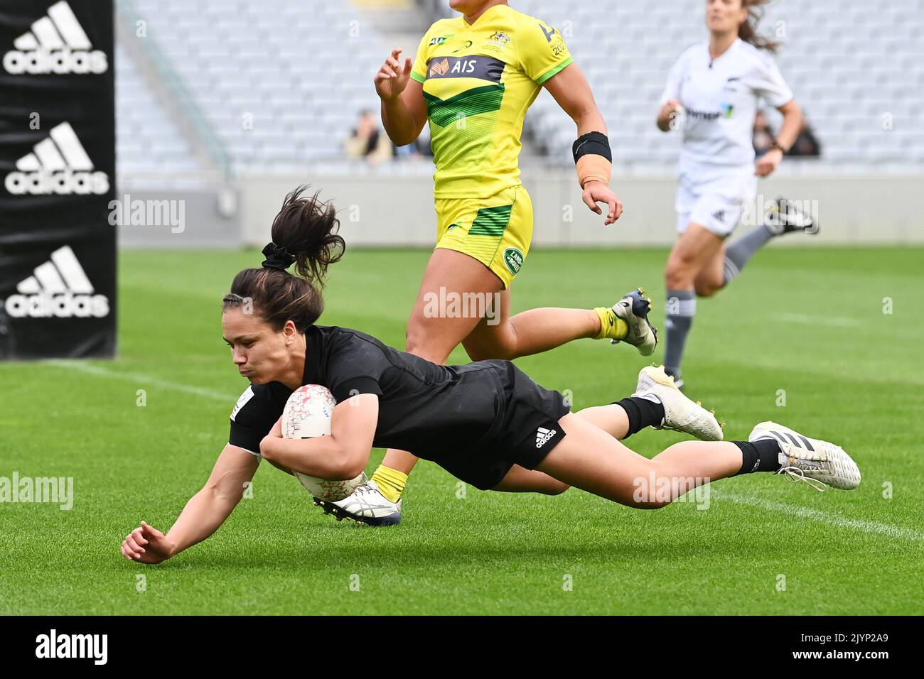 Ruby Tui scores a try during the Rugby Sevens match between the Black ...