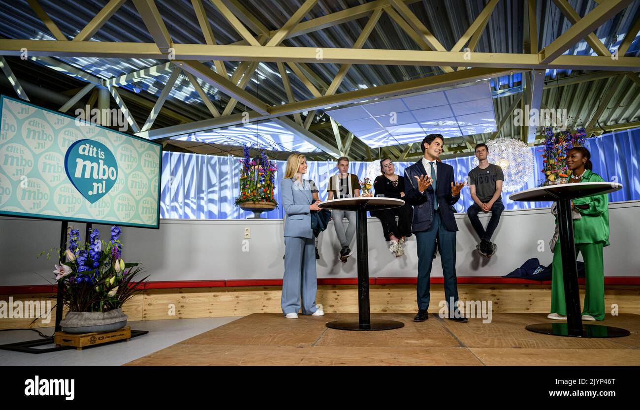 Group of people mbo hi-res stock photography and images - Alamy