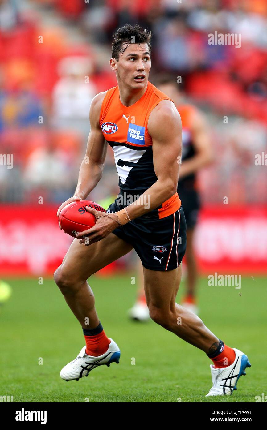Isaac Cumming of the Giants controls the ball during to the Round 10 ...