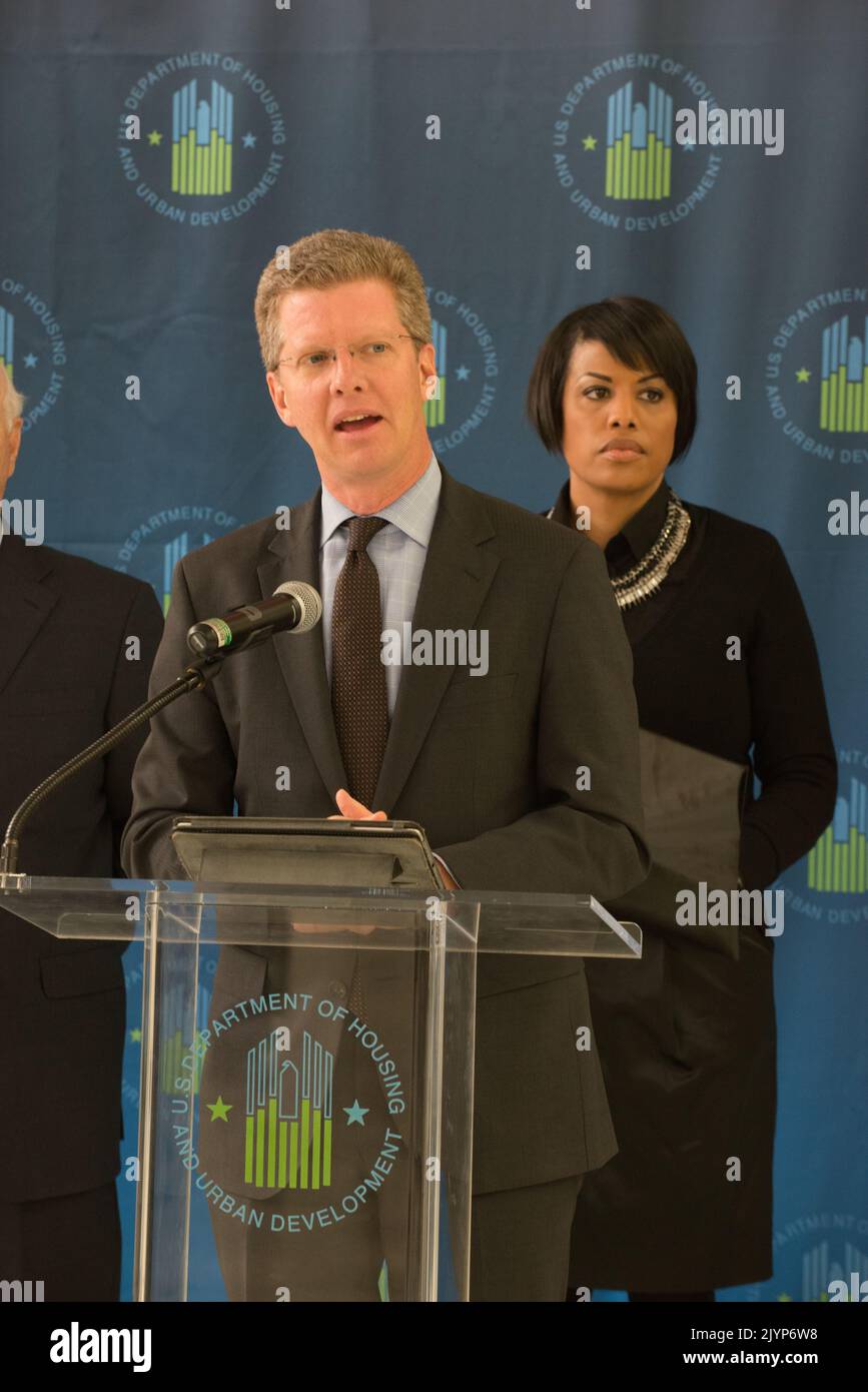 Secretary Shaun Donovan in Baltimore, Maryland for tour of Cherry Hill ...