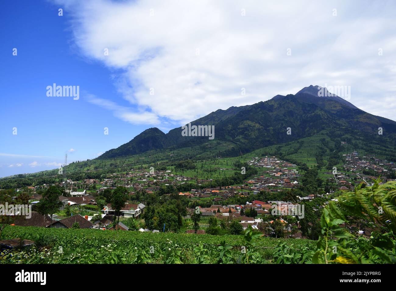 Volcanoes slope hi-res stock photography and images - Alamy