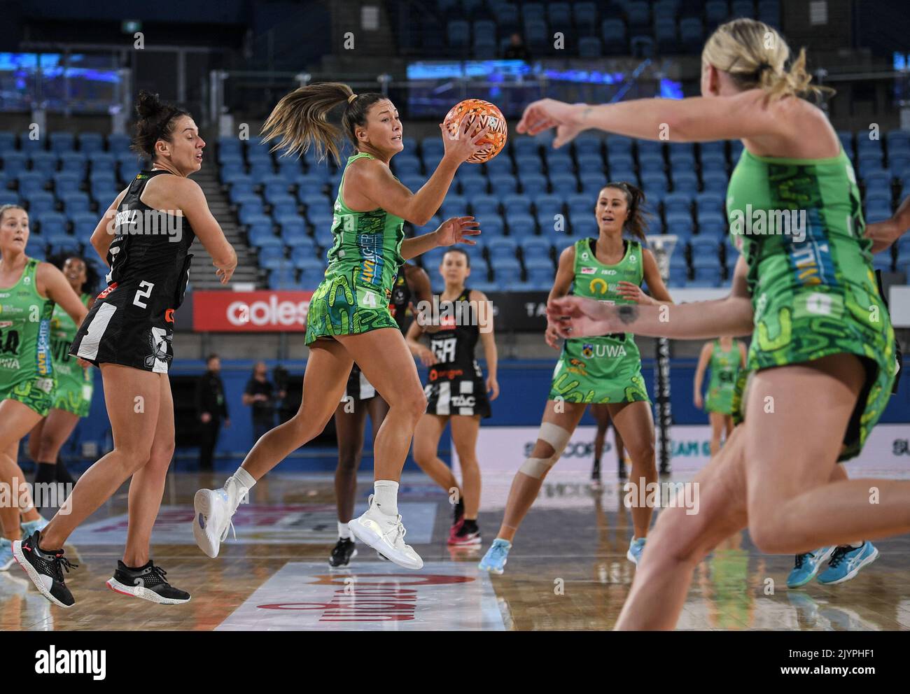 Verity Charles of West Coast Fever in action during the Round 6 Super ...