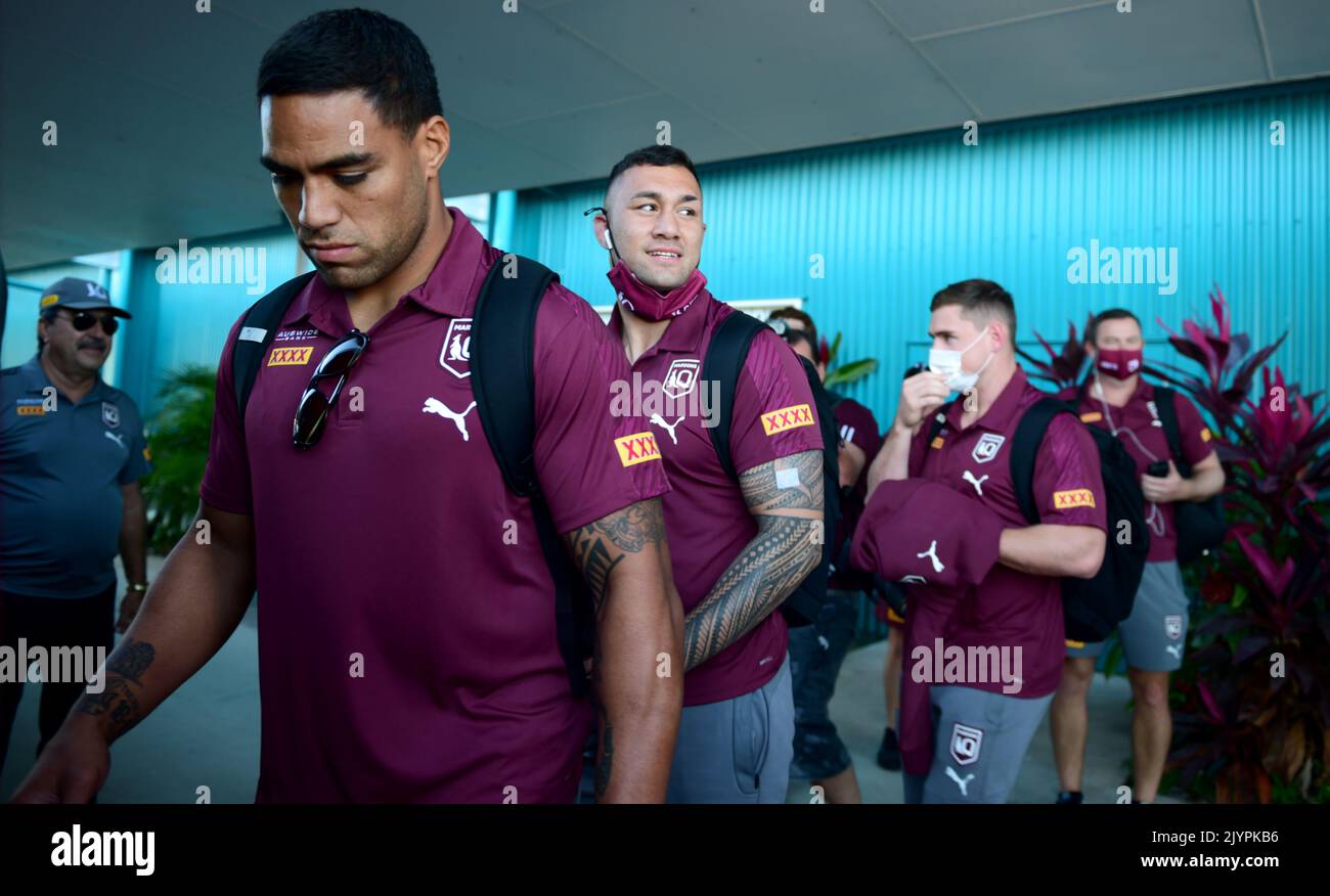 The Queensland Maroons State of Origin team arrives at Townsville ...