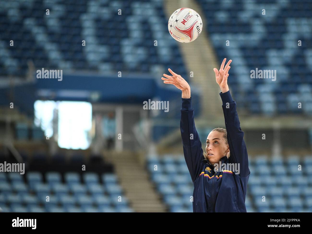 Cara Koenen of the Lightning practicing before the Round 7 Super ...