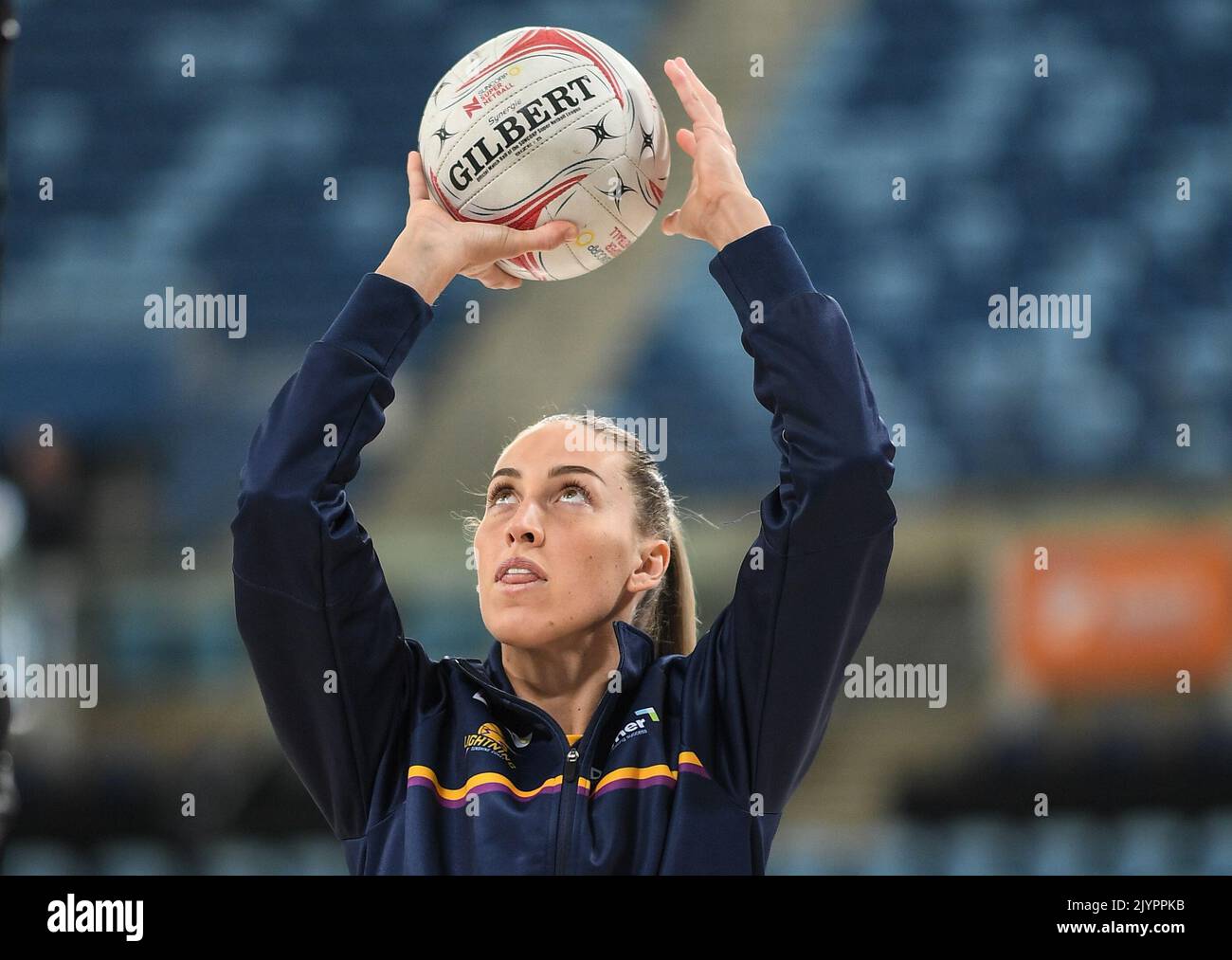 Cara Koenen of the Lightning practicing before the Round 7 Super ...