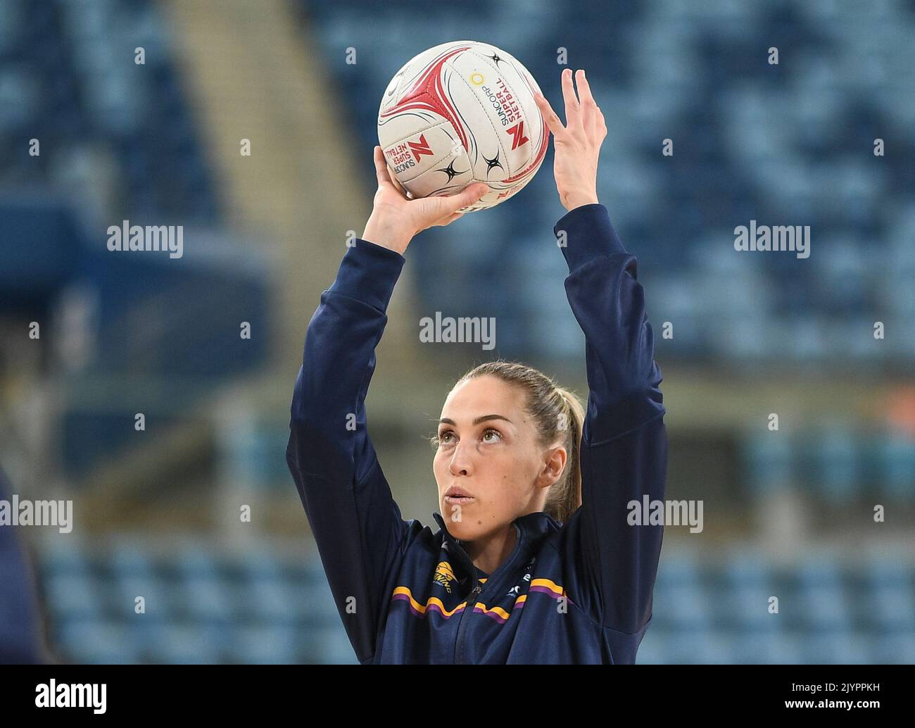 Cara Koenen of the Lightning practicing before the Round 7 Super ...