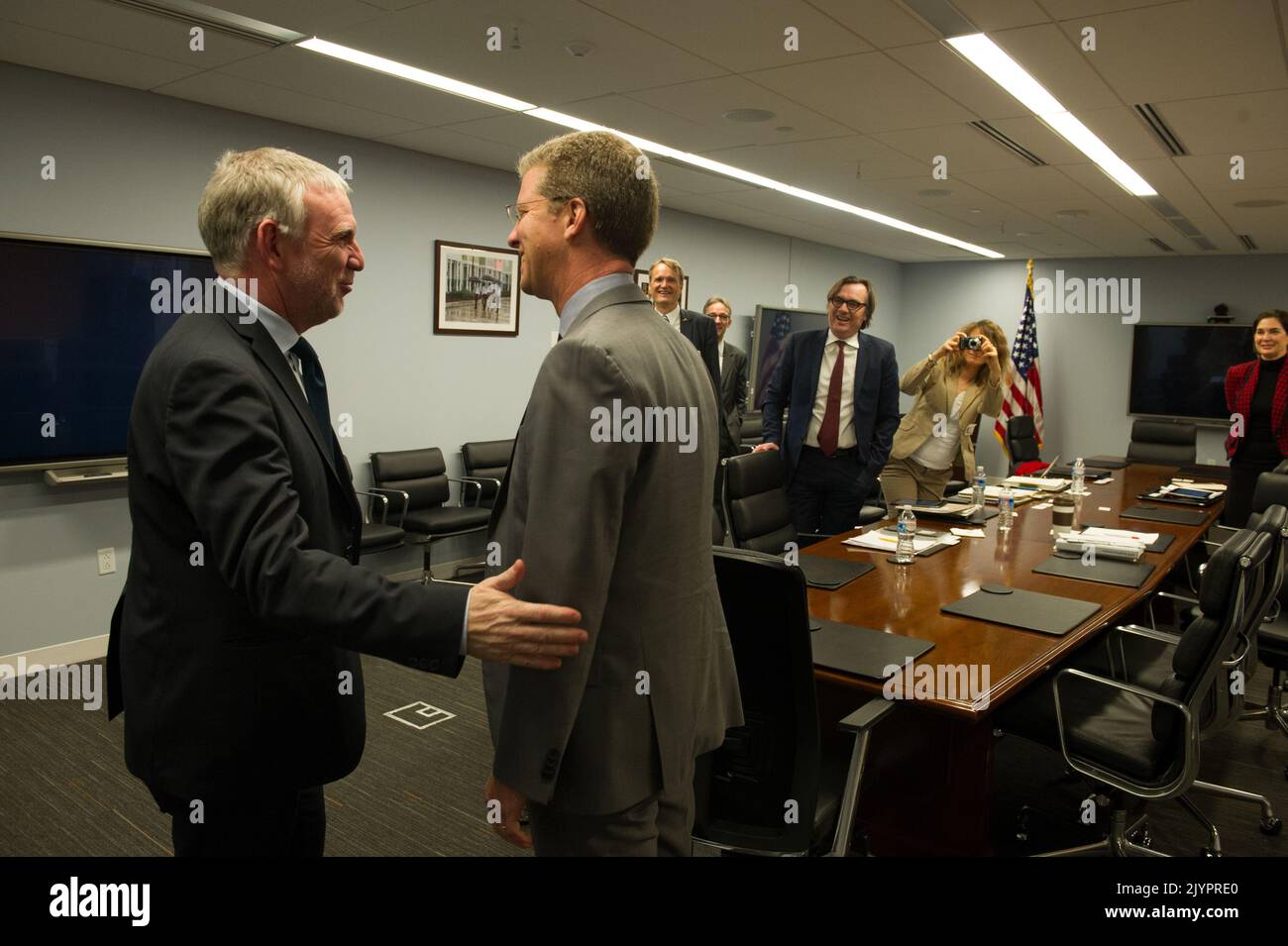 Secretary Shaun Donovan and aides meeting with German Planning Minister ...