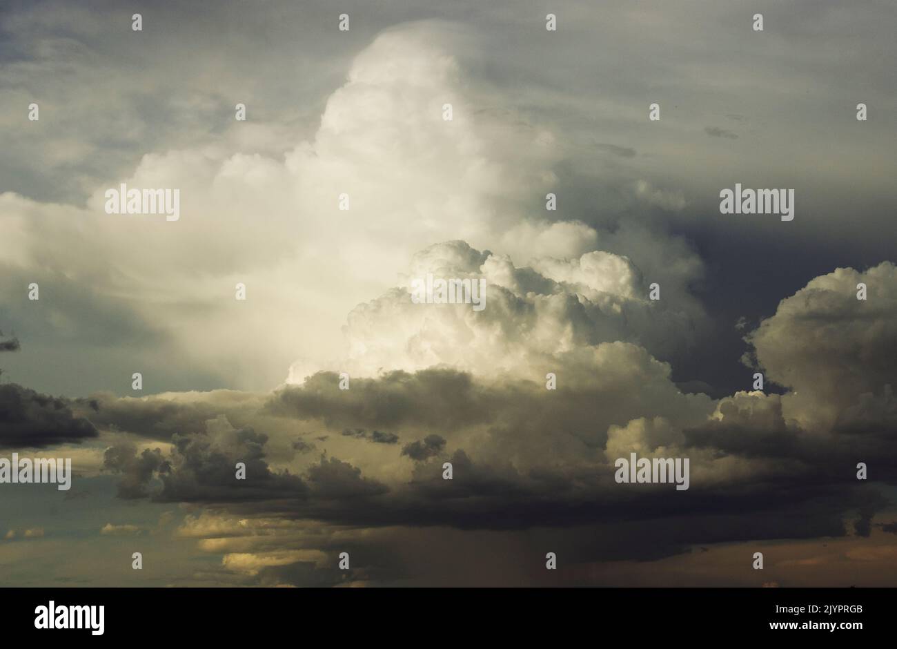 Cumulonimbus form in the late afternoon and give rise to intense ...