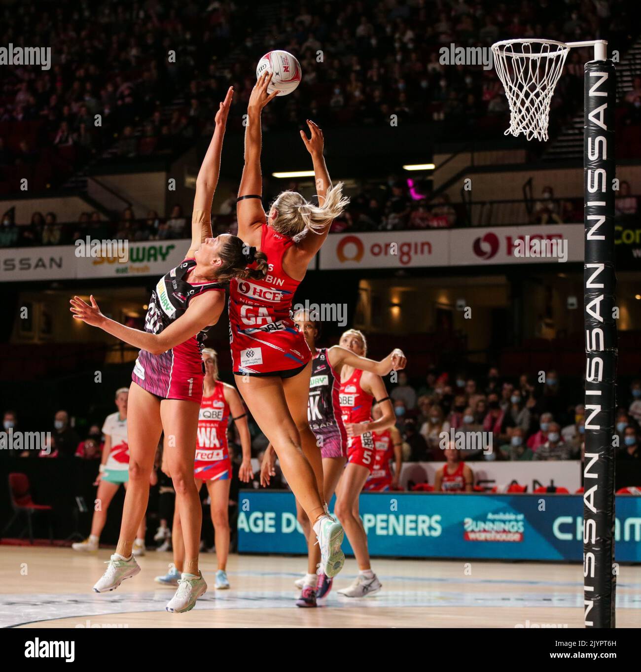 Matilda Garrett of the Thunderbirds and Sophie Garbin of the Swifts ...