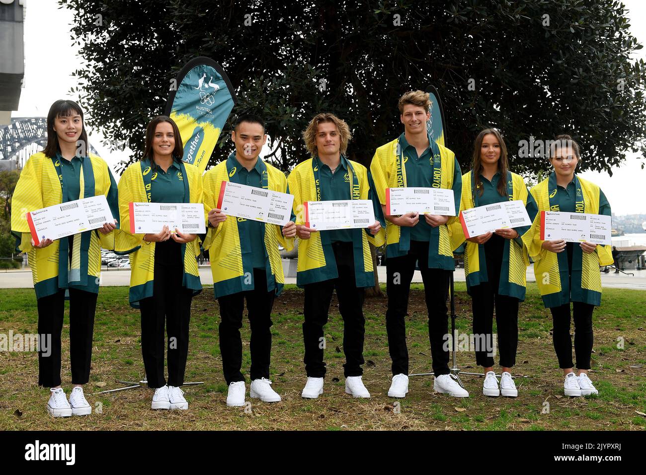 The Australian Olympic Diving team pose during the team announcement ...
