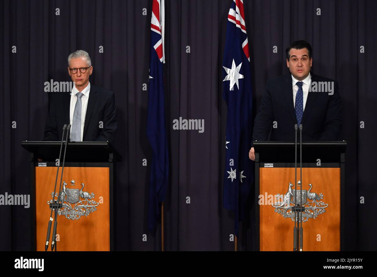 Australian Statistician Dr David Gruen and Assistant Treasurer Michael ...
