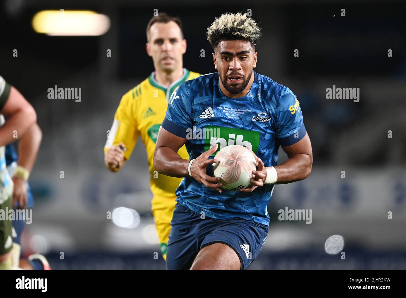 Hoskins Sotutu during the Trans-Tasman Super Rugby Final match between ...