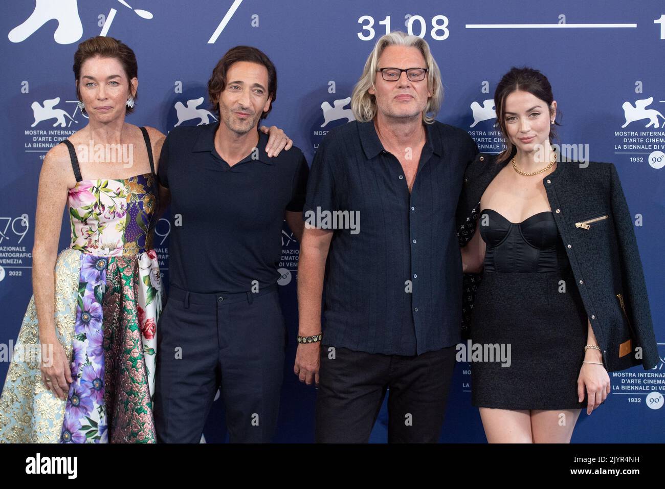 Ana de armas julianne nicholson hi-res stock photography and images - Alamy