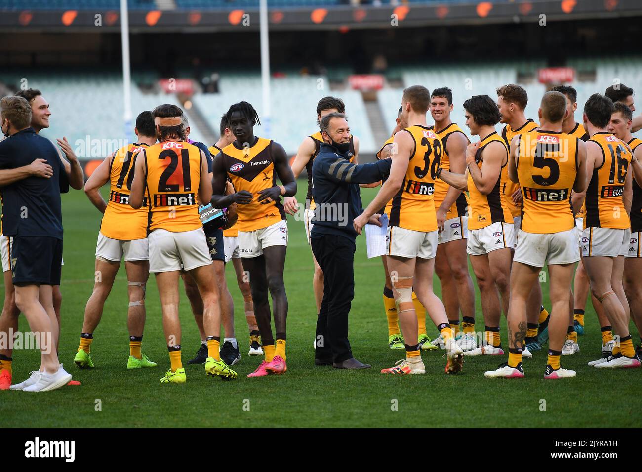 Hawthorn head coach Alistair Clarkson embraces Denver Grainger-Barras ...