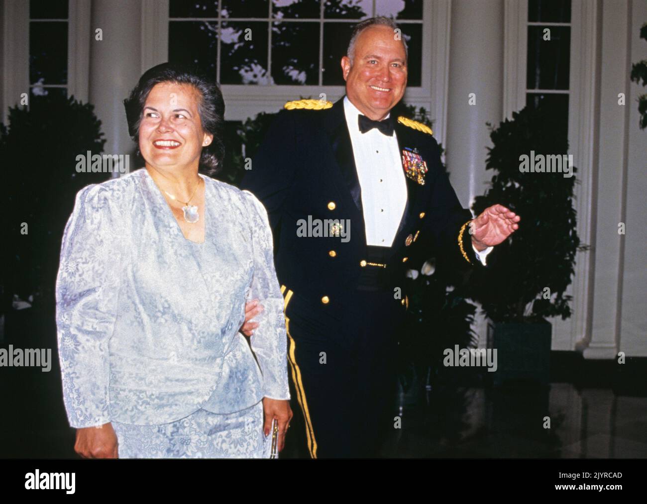 General H. Norman Schwarzkopf and his wife, Brenda, arrive at the White ...