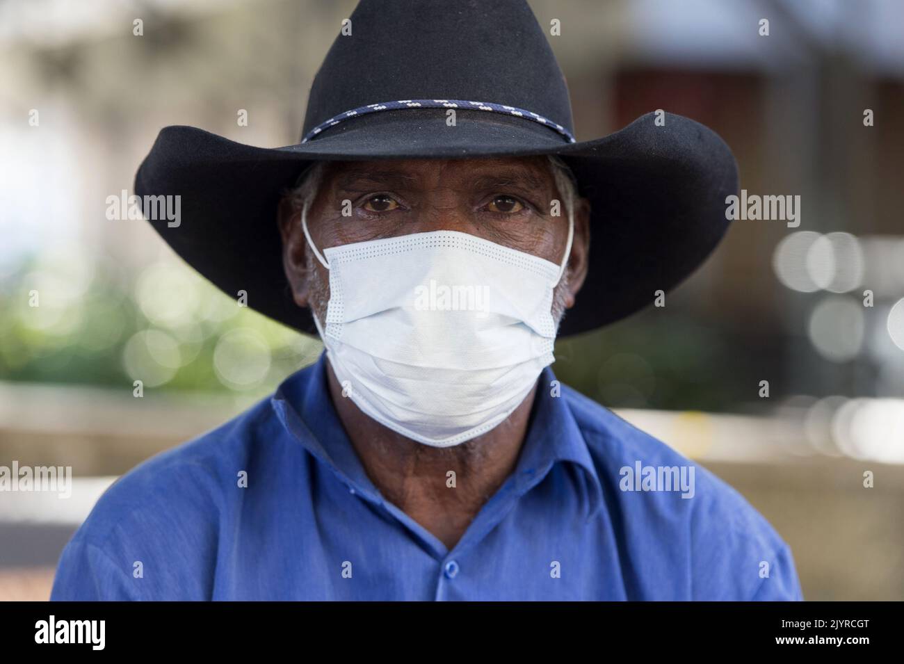 Aboriginal rough sleepers pose for photos in Darwin's Smith Street mall ...