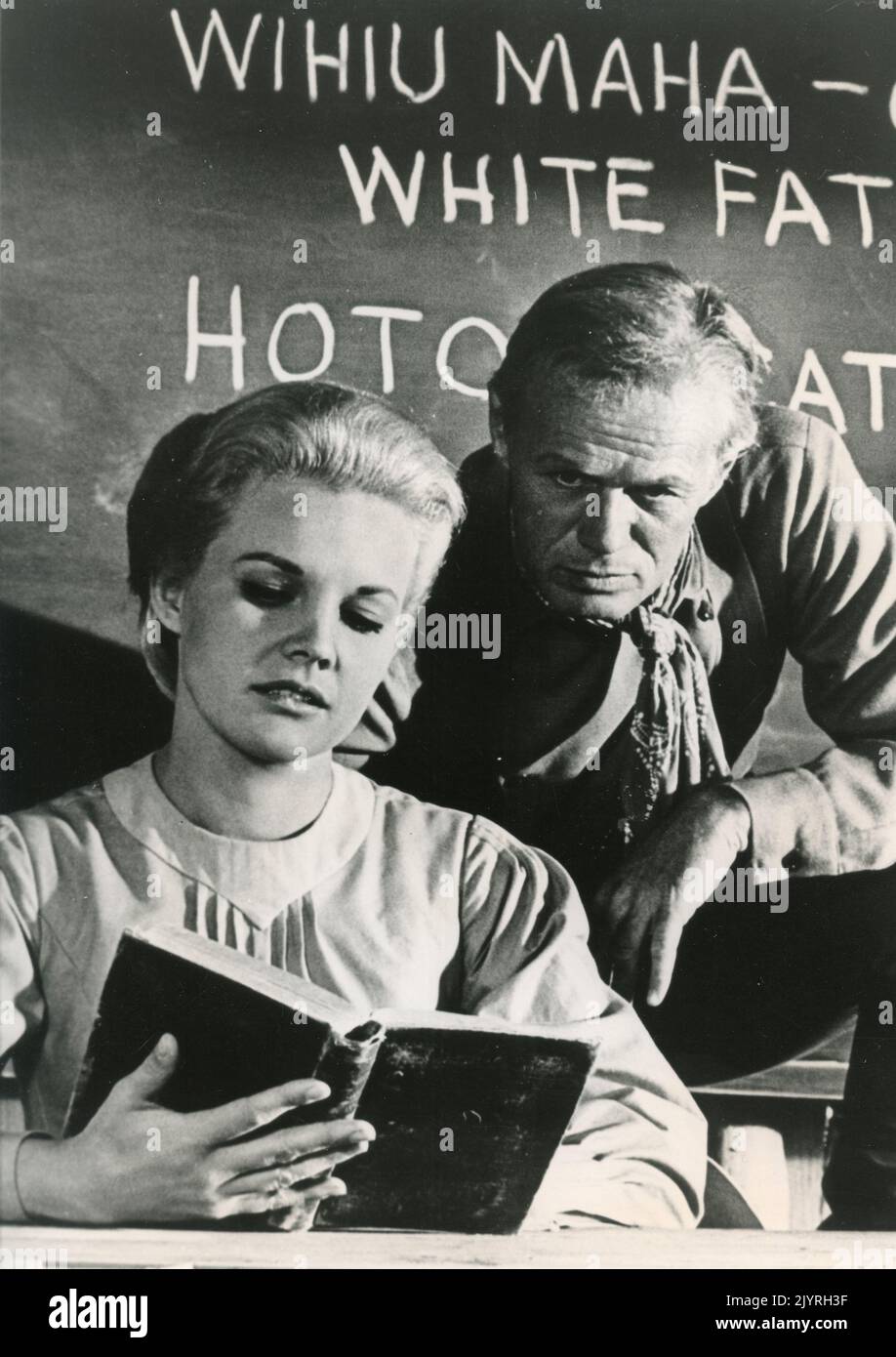 Cheyenne cheyenne autumn carroll baker hi-res stock photography and ...