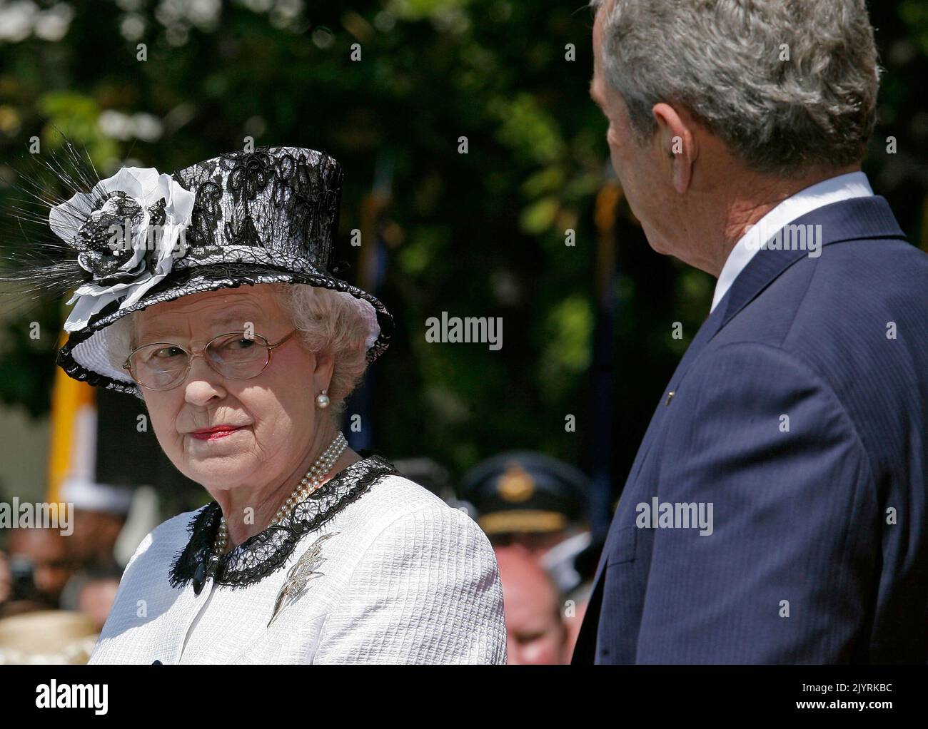 WASHINGTON - MAY 07: (AFP OUT) HRH Queen Elizabeth II (L) and U.S ...