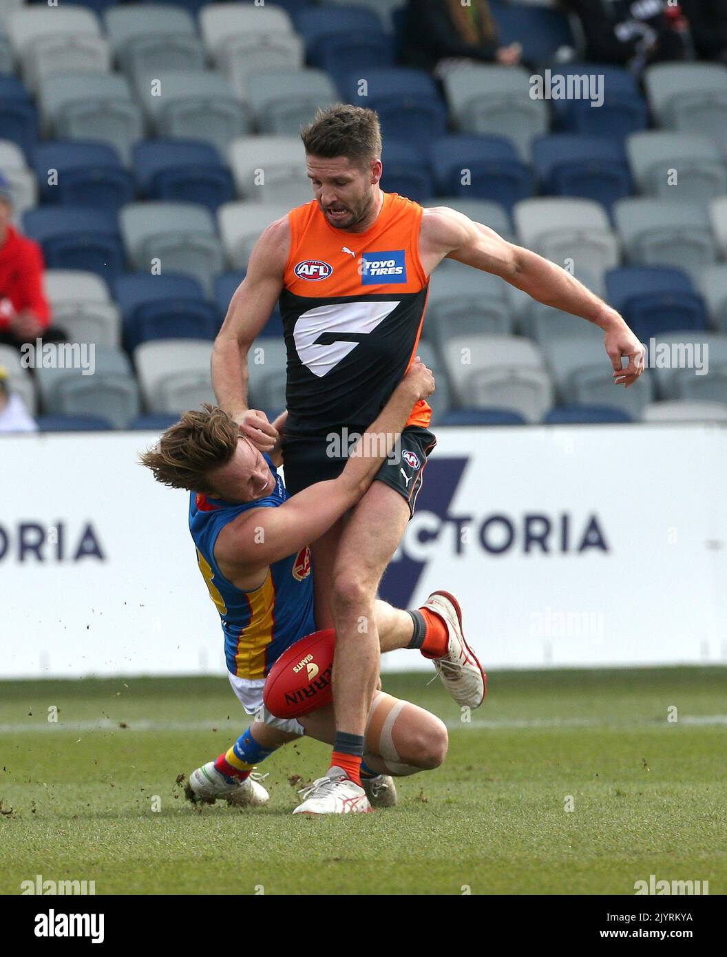 Jesse Hogan of the Giants (right) contests with Jack Lukosius of the ...