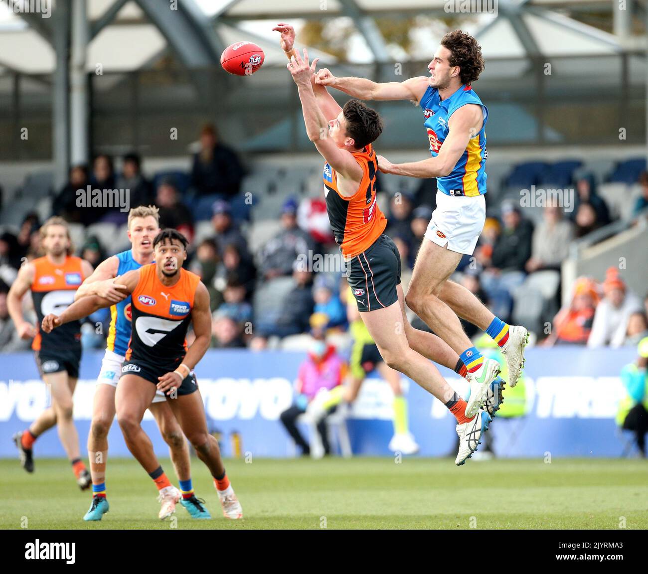 Sam Taylor of the Giants contests with Ben King of the Suns during the ...