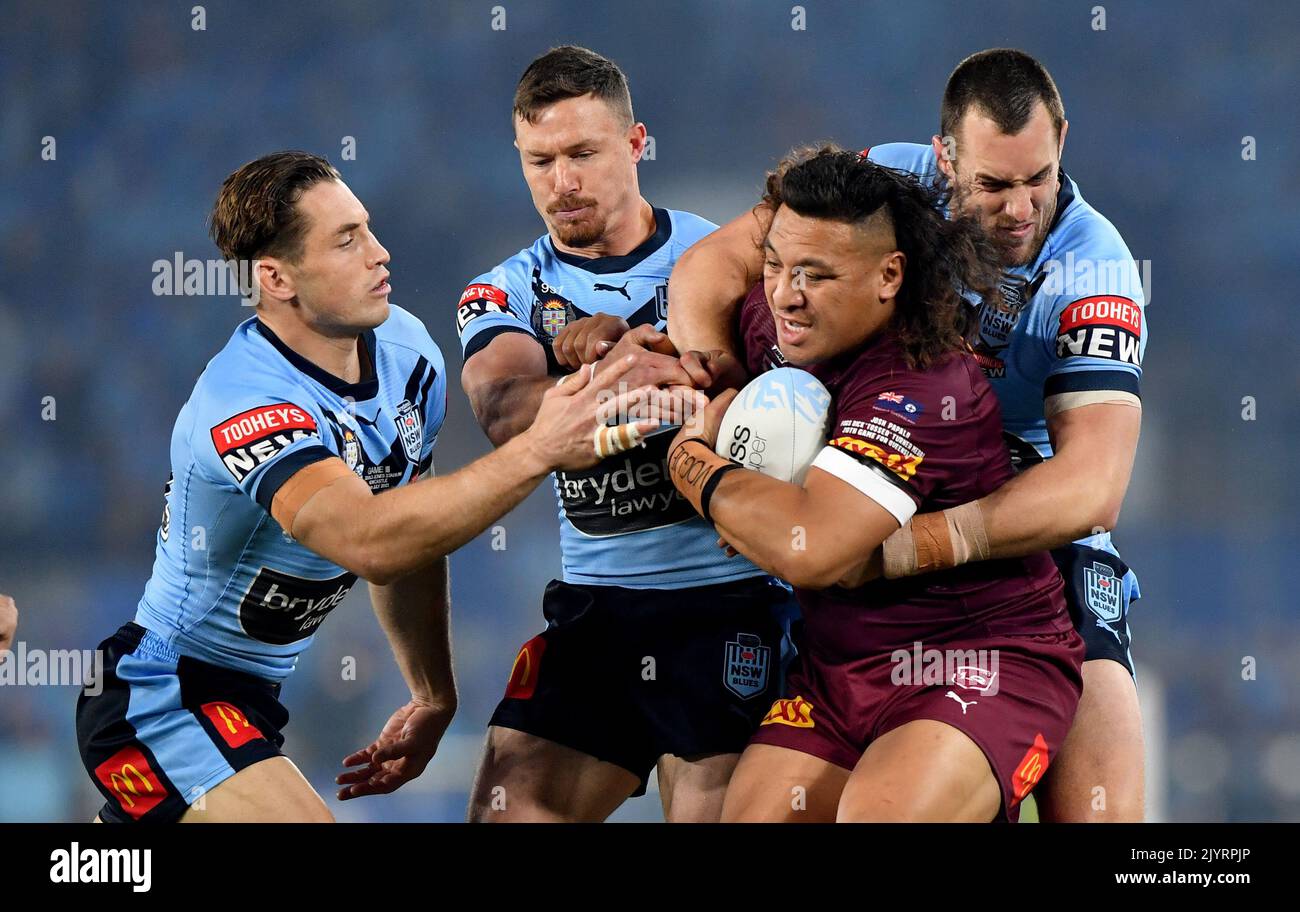 Josh Papalii (centre) of the Maroons in action during Game 3 of the ...