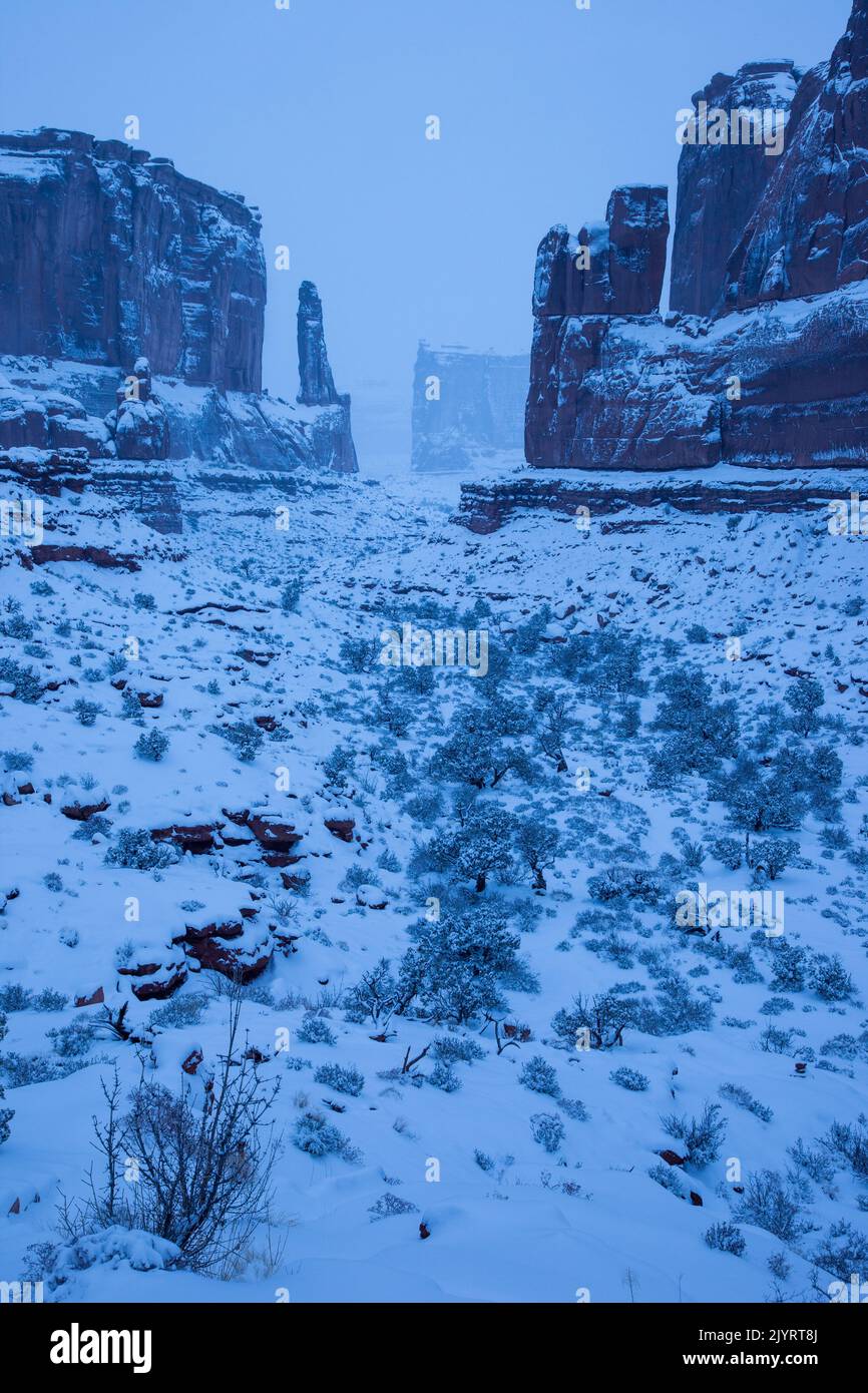 Argon Tower, a sandstone pinnacle at the bottom of Park Avenue in ...