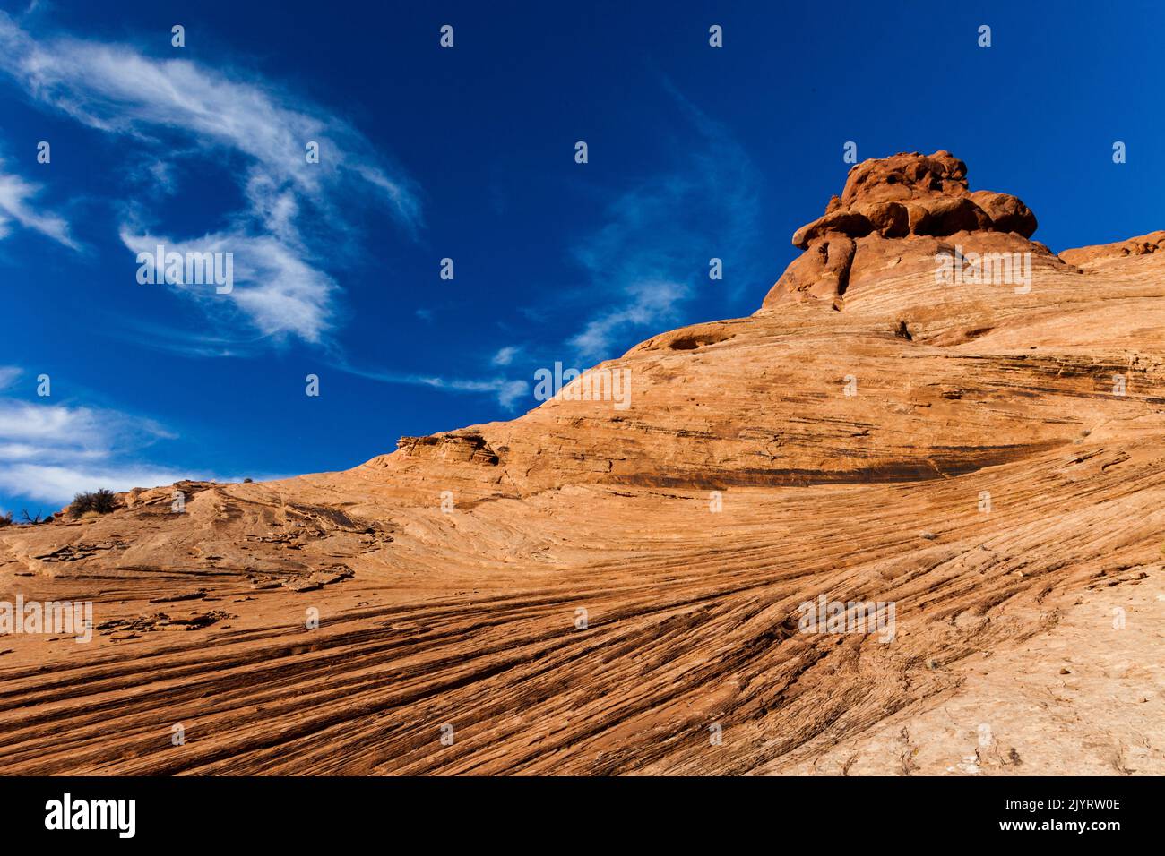 A Navajo sandstone pyramid with extensive crossbedding and Entrada ...