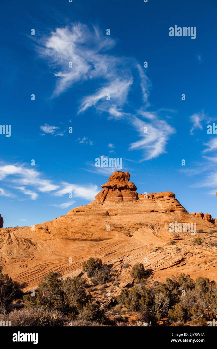A Navajo sandstone pyramid with extensive crossbedding and Entrada ...