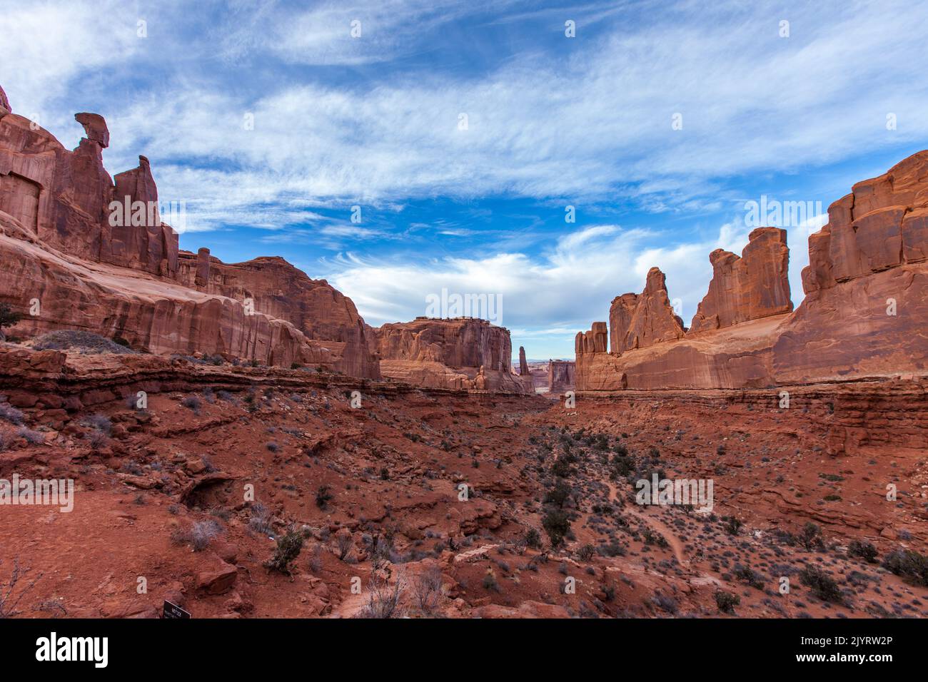 Entrada sandstone walls of Park Avenue canyon and hikiing trail in ...