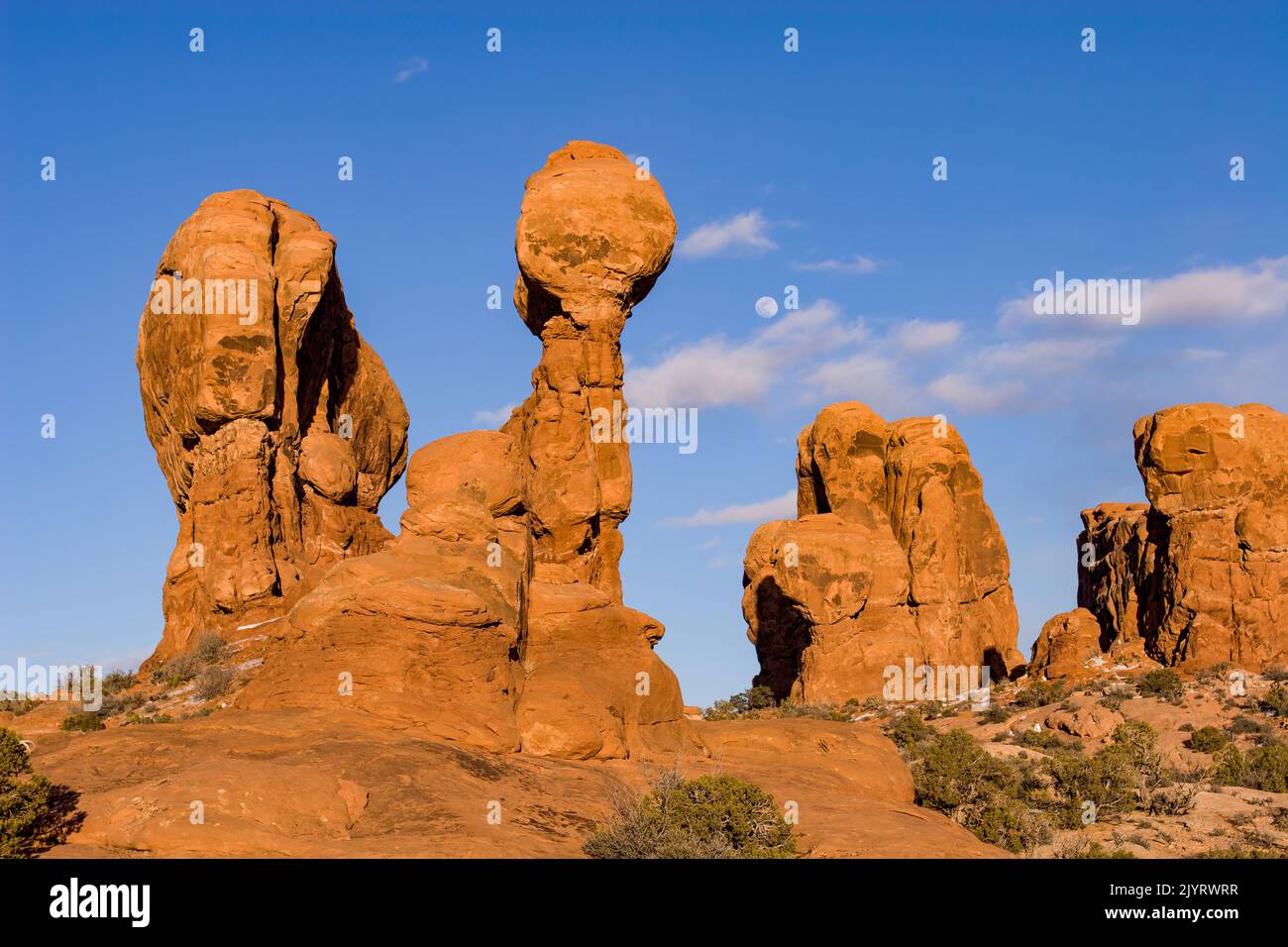Moon rising over Entrada sandstone pinnacles in the Garden of Eden in ...