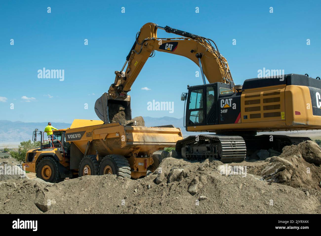 This road project near Olancha in Inyo County, CA, USA is building a ...