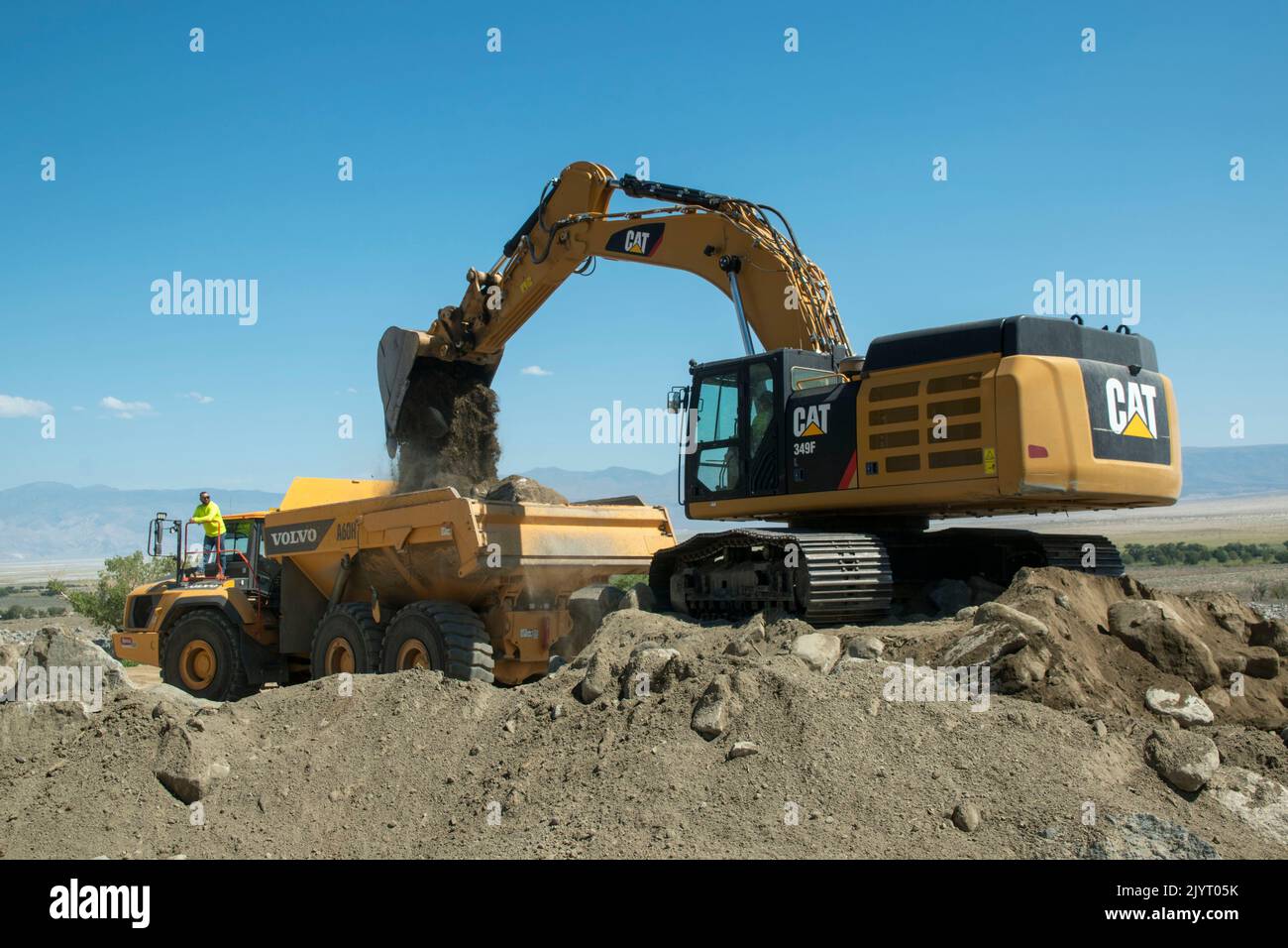 This road project near Olancha in Inyo County, CA, USA is building a ...