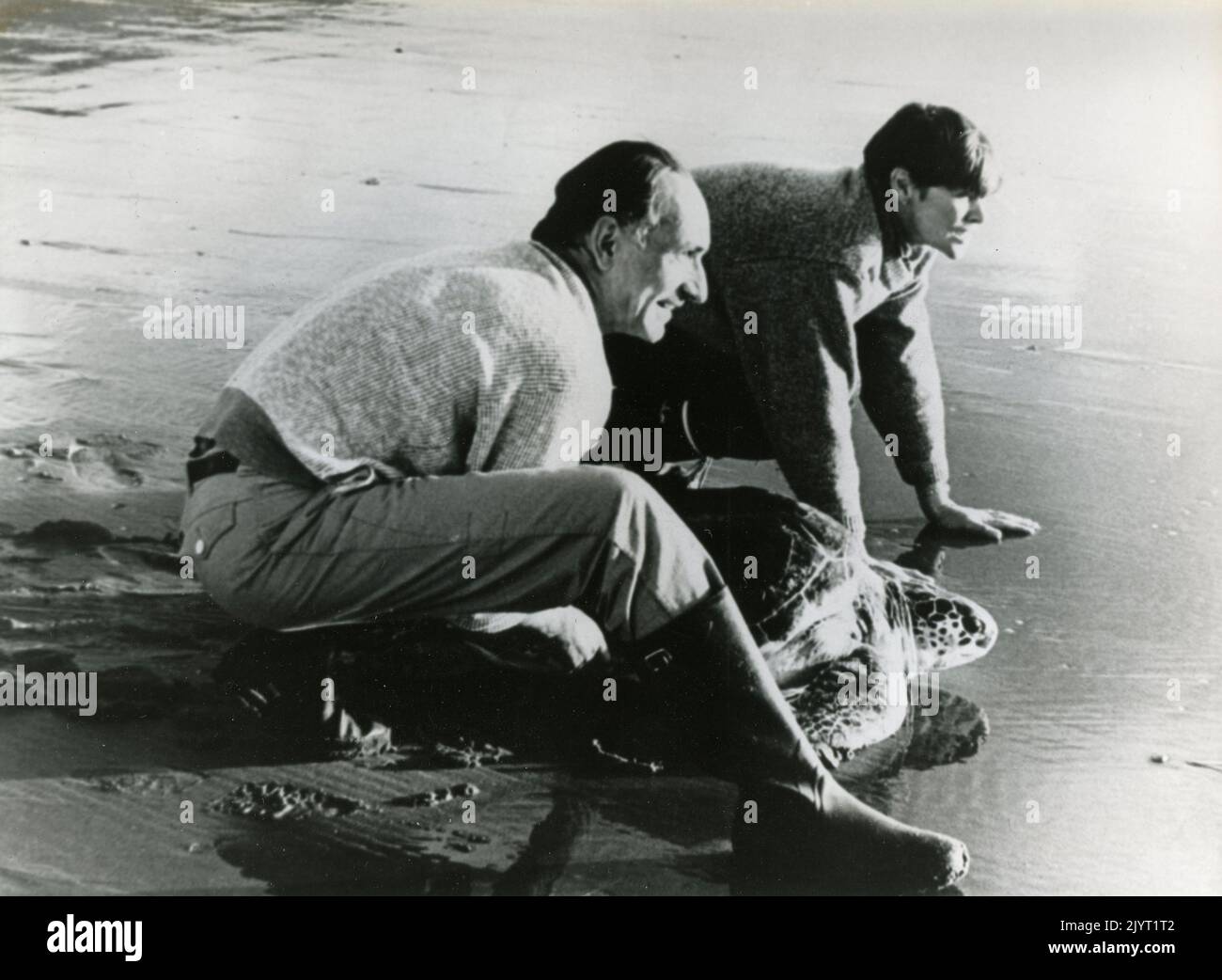 Ben kingsley 1985 hi-res stock photography and images - Alamy