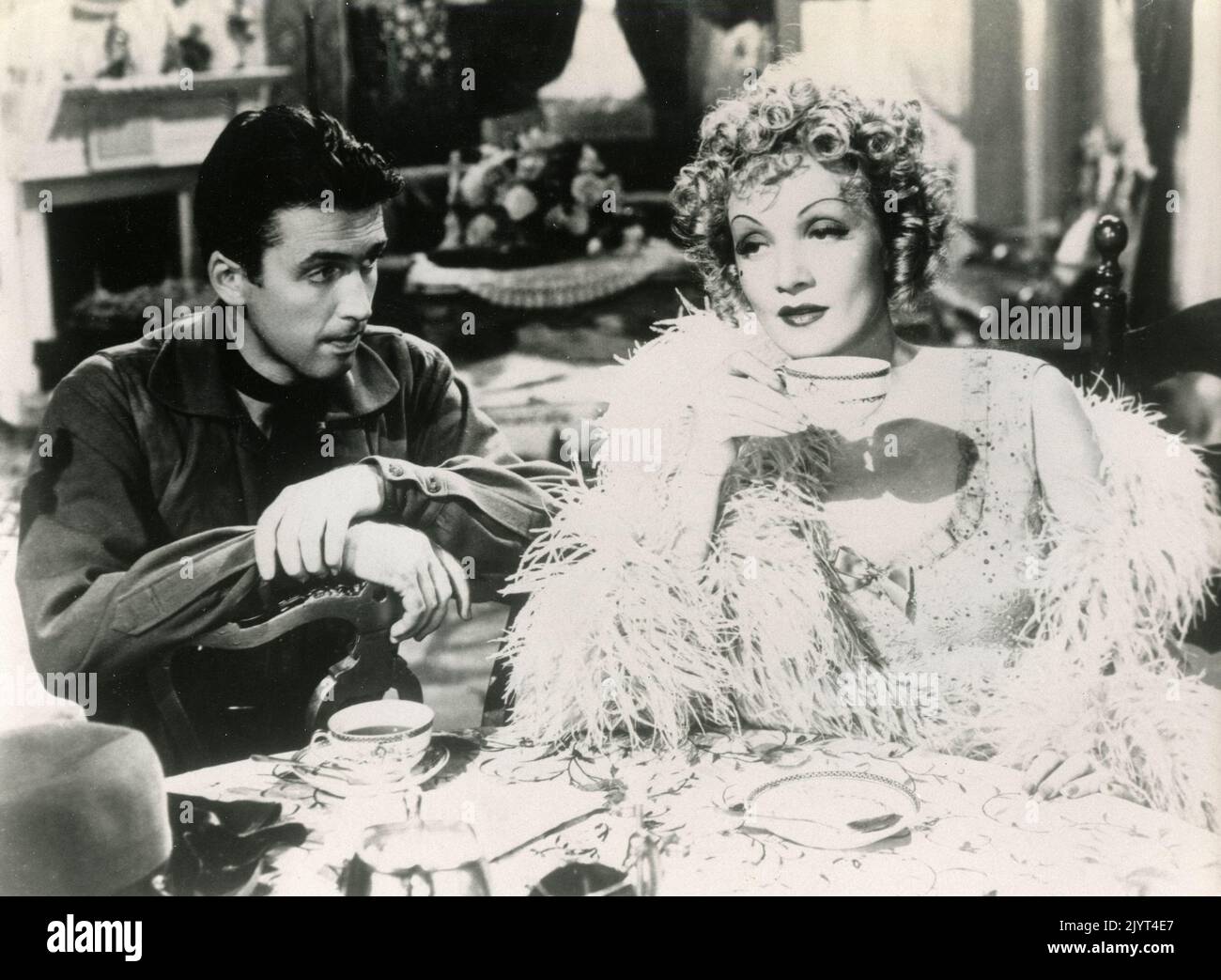 Destry rides again film hi-res stock photography and images - Alamy