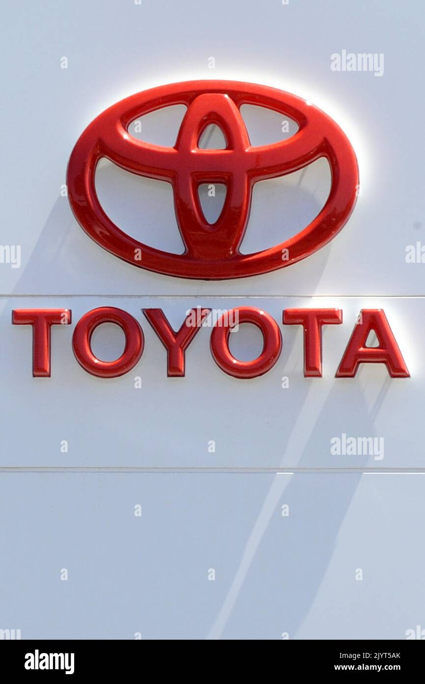 Toyota logo and sign in Canberra, Monday, Nov. 9, 2009. (AAP Image/Alan ...