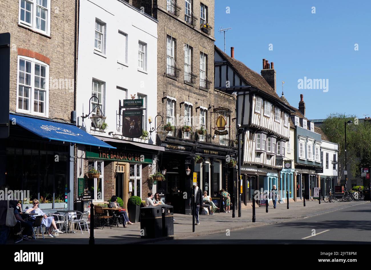 Cambridge city centre pub hi-res stock photography and images - Alamy
