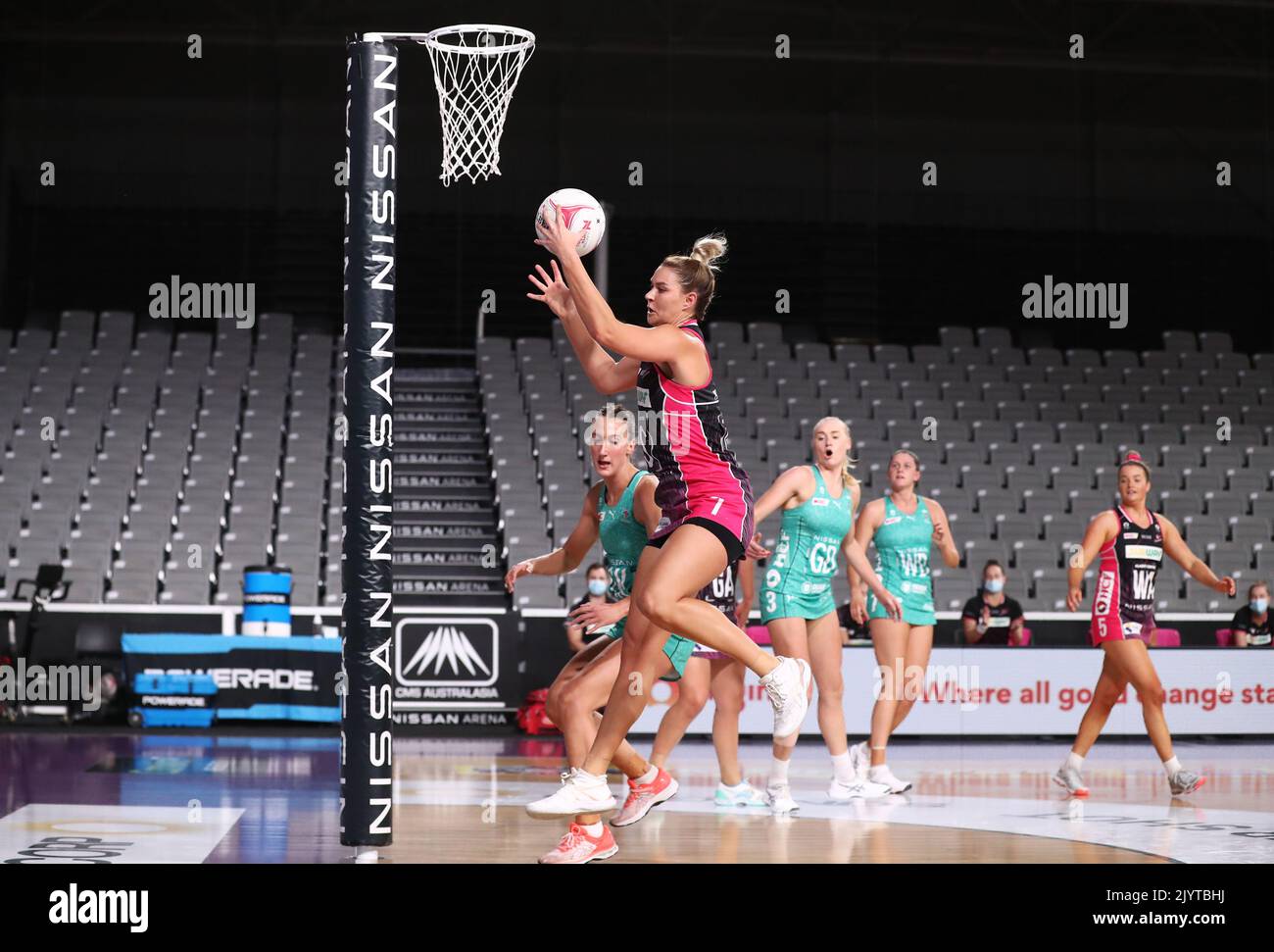 Lenize Potgieter of the Thunderbirds in action during the Super Netball ...