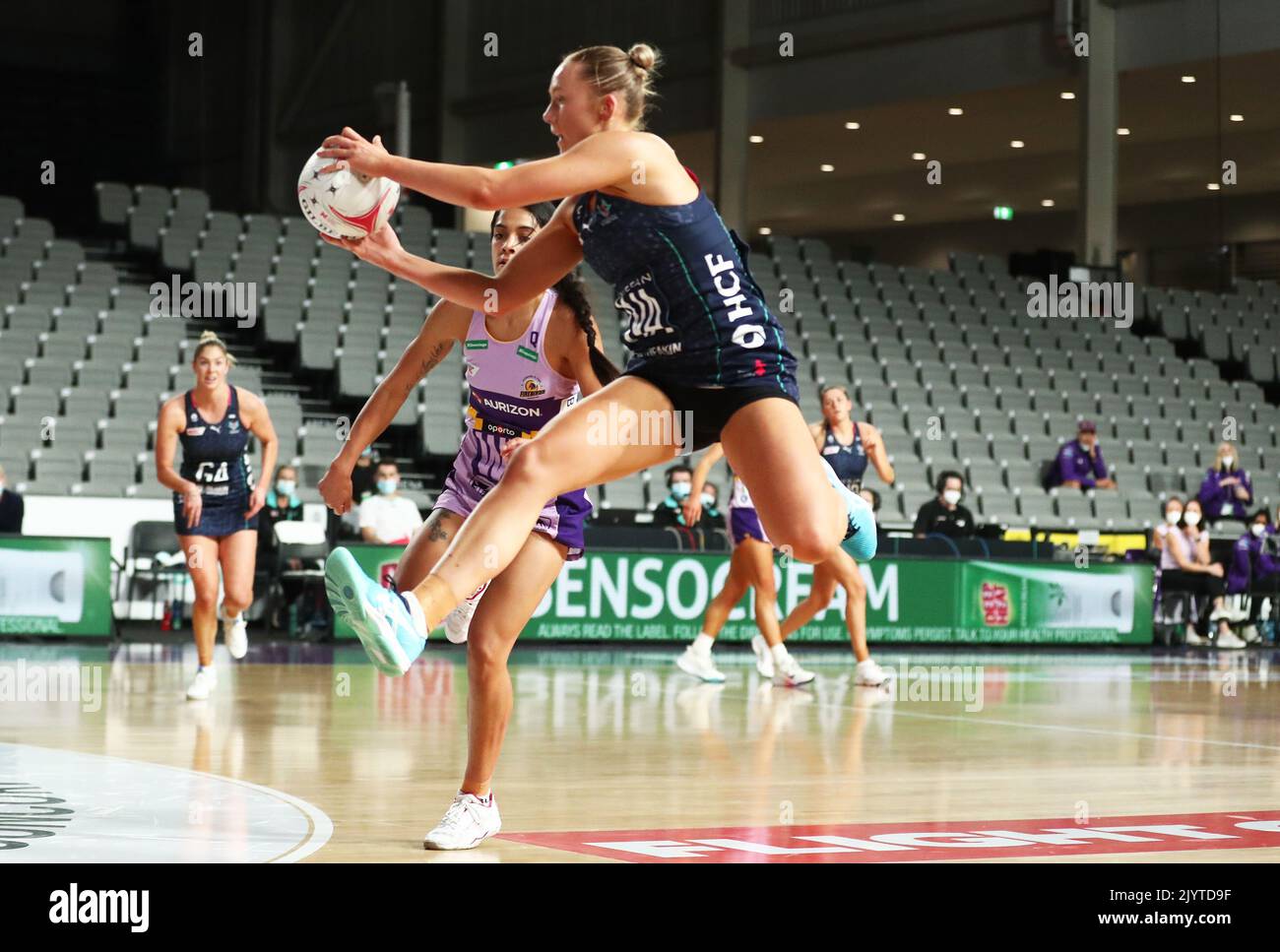Hannah Mundy of the Vixens in action during the Round 14 Super Netball ...