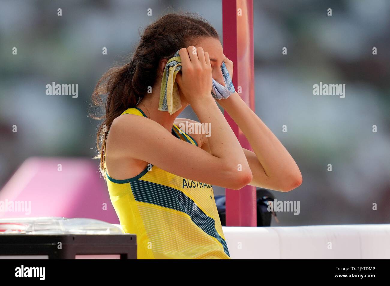 Nicola McDermott of Australia cools off between jumps during the Women ...